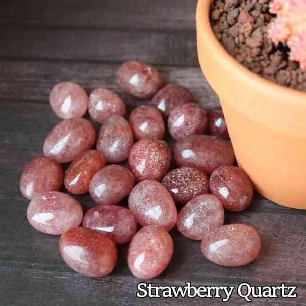 ストロベリークォーツ タンブル Sサイズ 1個 苺 水晶5〜10ｇ程度1個【 ストロベリークォーツ 】女性の精神をあたため体の疲れているところを癒してくれる女の人にとって優しい石です。女性ホルモンの働きを促すなど美容に嬉しい作用があり、人を...