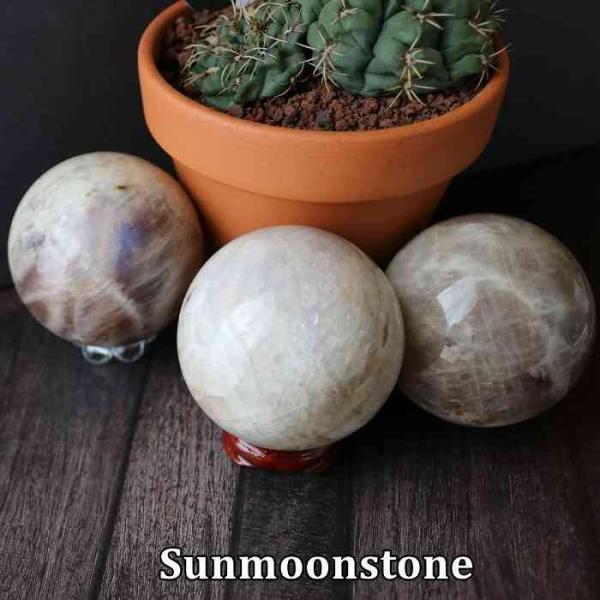 サンムーンストーン 丸玉 スフィア 51〜53mm 1点在庫よりランダムにお届けいたします。※お客様でスフィアをお選びされたい場合、インスタよりご連絡を頂けますと最新の在庫写真をお送りしお選び頂けますInstagram　pasmii　　　　...