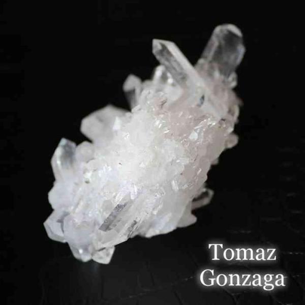 ブラジル ミナスジェライス州 トマスゴンサガ産 美品 極上 水晶 虹 ブラジルより直輸入♪     112ｇサイズ：42.4x70.8ｘ53.7ミリ高さｘ幅ｘ幅（最大値）高さｘ幅ｘ幅息をのむ美しさトマス・ゴンサガ産 水晶 クラスター です。...