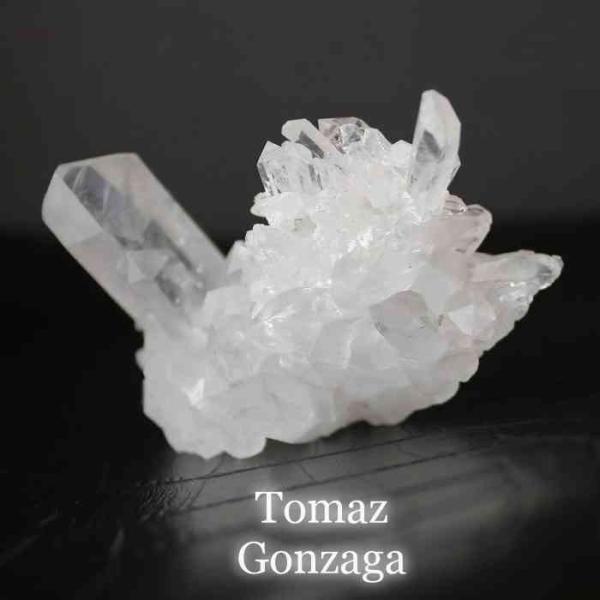 ブラジル ミナスジェライス州 トマスゴンサガ産 美品 極上 水晶 虹 ブラジルより直輸入♪   75ｇサイズ：50.3ｘ62.1ｘ33.1ミリ高さｘ幅ｘ幅息をのむ美しさトマス・ゴンサガ産 水晶 クラスター です。【トマスゴンサガ産 水晶】水...