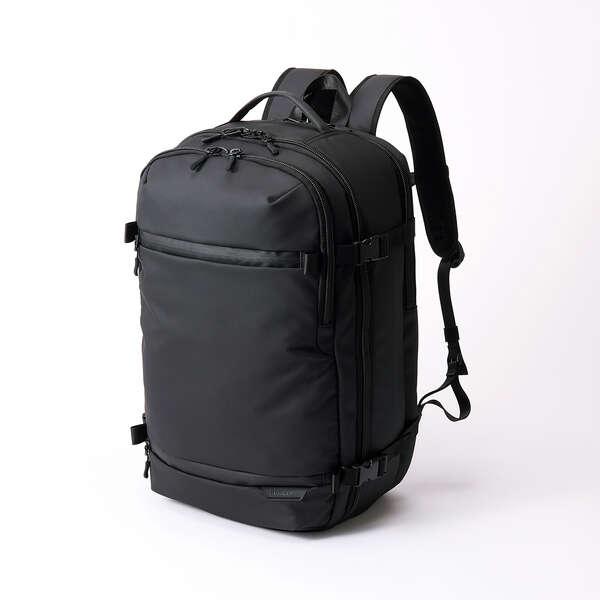 出張や旅行におすすめ!多彩なポケットで用途ごとに分けて収納できる、トラベルバックパックです。底面にはシューズの収納に便利なポケット付き。メイン気室は180度フルオープンで、荷物の出し入れもスムーズです。背面には盗難防止ファスナー付きの隠しポ...