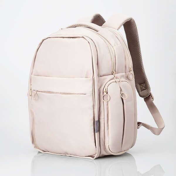 いつ、どんな時でも、大好きな“推し”と一緒に。サコッシュにもなる着脱式のフロントパーツによって「擬態モード」と「推し活モード」を切り替え可能!あなたと“推し”との日常を応援する、推しごとバックパック・Mサイズです。