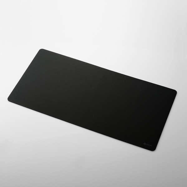 横幅を気にせず使える超ワイドサイズで、自由なプレイを可能に。均一な質感と程よい表面摩擦でプレイをサポートする、バランスタイプのELECOM GAMING ゲーミングマウスパッドです。