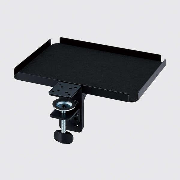 スペースを広げて作業効率を向上!物が多かったり狭かったりするデスクにスペースを広げることができるデスク拡張トレイです。クランプを締めるだけで簡単に取り付け可能。滑り止めクッション付きで、安定して物を置くことができます。