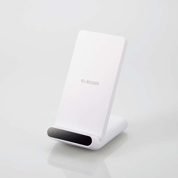 スマートフォンを置くだけで5Wで充電ができる、Qi規格対応ワイヤレス充電器です。2枚のコイルを搭載し、スマートフォンを縦置き・横置きしても充電可能です。ゆったりと接続できる長さ約1mのケーブルが付属しています。