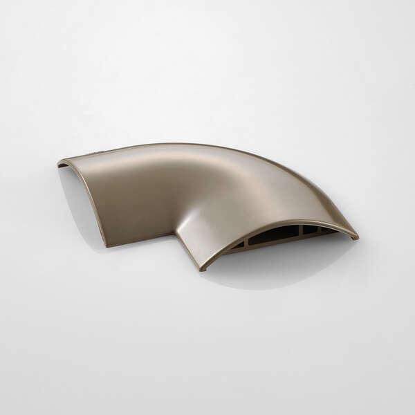 基台付きで、カバーはワゴンモールの蓋の上からかぶせるだけ。床配線の際のケーブルを保護し、すっきりと収納できる床用モール(LD-GA1407MBR)用のジョイントパーツ(曲ガリ)。