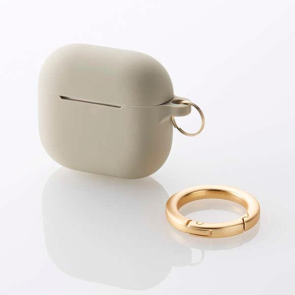 ニュアンスカラーで落ち着いた印象の&amp;meシリーズ AirPods (第4世代)用シリコンケースです。日々のファッションに合わせやすい光沢とトーンを抑えた質感と色味。持ち運ぶ際にコーディネートのアクセントとしても楽しめます。MagSa...