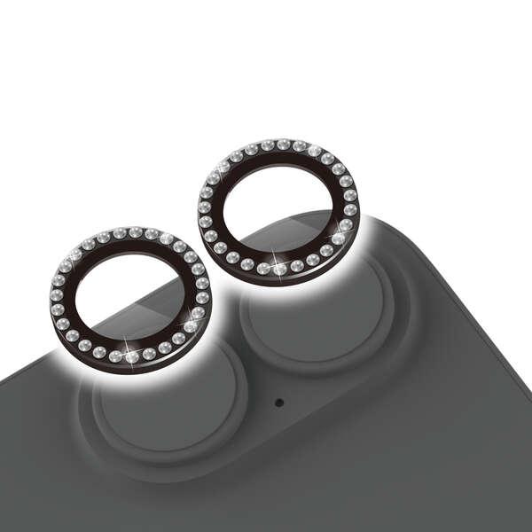 端末のカメラレンズを傷や汚れから守るリアルガラスを採用し、周囲にラインストーンで装飾したカメラレンズ保護ガラスフィルムです。