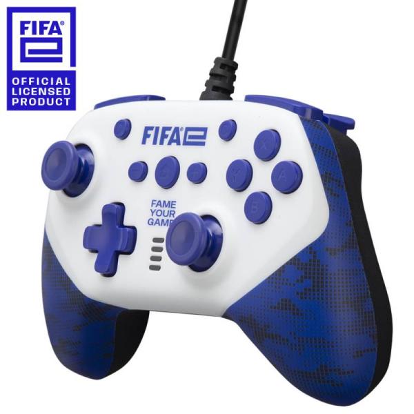 Nintendo SwitchやWin搭載パソコンで使用できる、FIFAe公式デザインのコントローラーです。対応機器のUSBポートに接続するだけで手軽に使える有線タイプ。Nintendo Switchシリーズの各種操作(方向キー、アナログス...