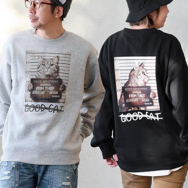 【発売日：2025年12月29日】r250218020[商品説明]・フロントにプリントされているのは、「マグショット」と呼ばれる逮捕後に撮影される写真に映ったネコ!?・なにやらこの猫、魚泥棒の容疑で捕まってしまったようで…。下にプリントされ...