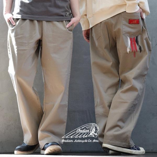 【発売日：2026年04月06日】r260115004[商品説明]・前から見るとベーシックなワイドパンツに見えますが、これは後ろ姿を魅せたくなるパンツ。・その秘密はバックポケットのチマヨ刺繍。チマヨ刺繍はネイティブアメリカン由来の柄を刺繍で...