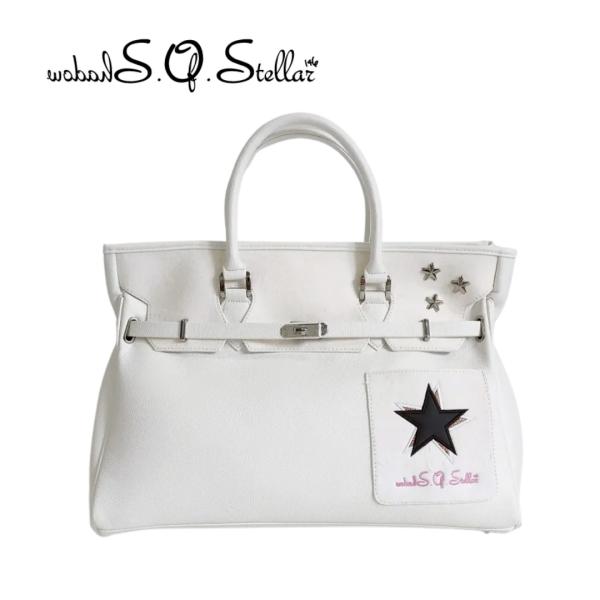 サイズ：48.0cm×35.0cm×25.0cm重量：1,400g素材：ハラコ（本革）、PU（合成皮革）商品説明要所要所にハラコをに使用することで高級感があり、他の部分には重くなってしまう本革を敢えて使用せず、PUを使用する事で軽量化。大容...