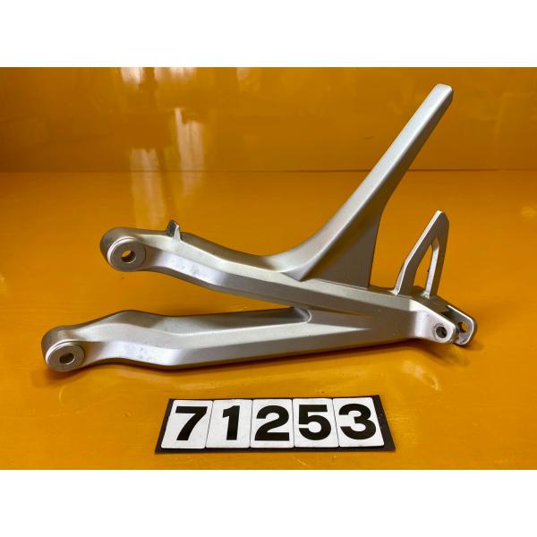 【送料無料!!】71253 中古 HONDA ホンダ VFR800 RC79 タンデムステップ 左