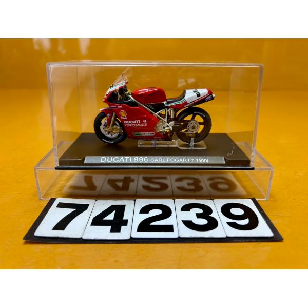 【送料無料!!】74239 開封品 デアゴスティーニ　チャンピオンバイクコレクション 1:24 DUCATI 996 CARL FOGARTY 1999