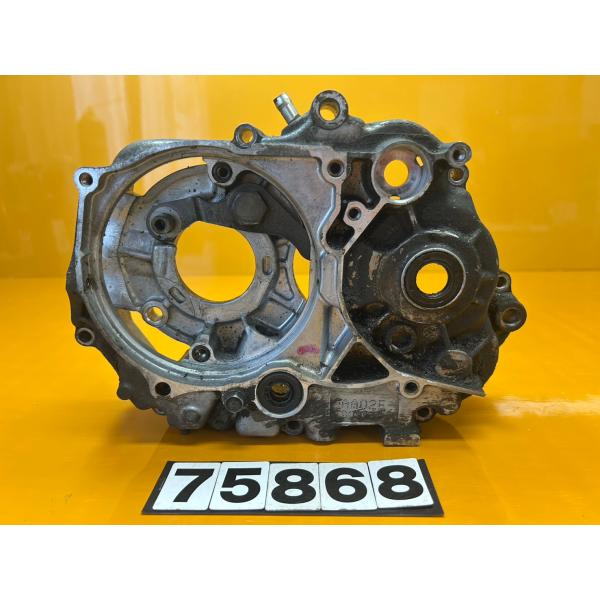 【送料無料!!】75868 中古 HONDA ホンダ スーパーカブクランクケース GBJ AA02E