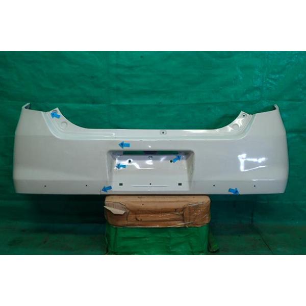 **** 商品説明を必ずご確認ください ****部品管理番号：000000115715110メーカー純正品番：71811-70K00-Z7T部品名：Rバンパーフェース部品メーカー品番：71811-70K0部品区分：コア部品部品カラー：パール...