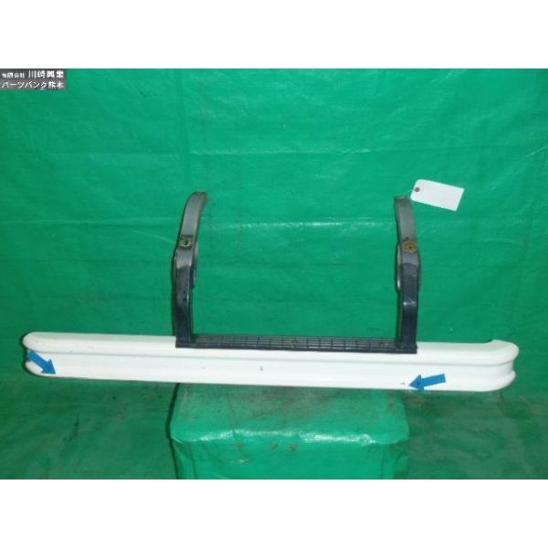 **** 商品説明を必ずご確認ください ****部品管理番号：000011050513700メーカー純正品番：S705-56-520B部品名：右サイドステップ部品区分：リサイクル品車名：ボンゴブローニィ車両タイプ名：トラック通称型式：SD2...