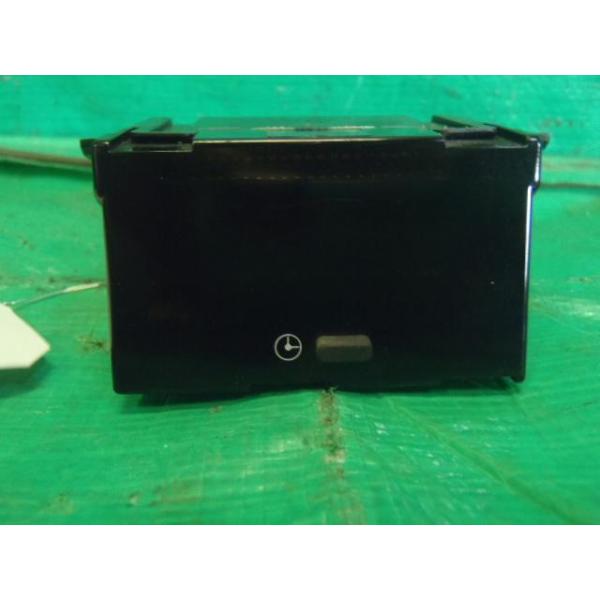 **** 商品説明を必ずご確認ください ****部品管理番号：000013060468050部品メーカー：JECOメーカー純正品番：83910-30600部品名：時計部品区分：リサイクル品車名：クラウンマジェスタ車両タイプ名：4ドアセダン通...