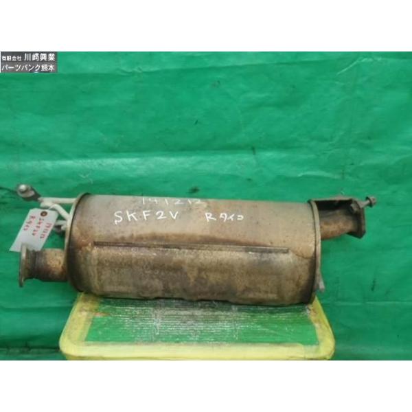 **** 商品説明を必ずご確認ください ****部品管理番号：000014121222300メーカー純正品番：RFK2-40-100部品名：エキゾーストセンターマフラー部品区分：リサイクル品車名：ボンゴ車両タイプ名：5DBOXバン通称型式：...