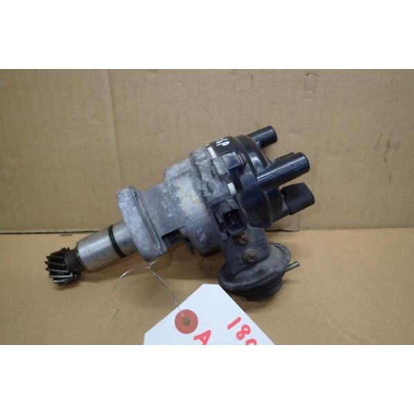 **** 商品説明を必ずご確認ください ****部品管理番号：000018050320210メーカー純正品番：AZ41-18-200A部品名：ディストリビューター部品区分：リサイクル品部品情報：2P車名：キャロル車両タイプ名：3ドアハッチバ...