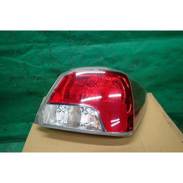 **** 商品説明を必ずご確認ください ****部品管理番号：000019060315500部品メーカー：MOBISメーカー純正品番：84912FJ161部品名：右テールランプ部品メーカー品番：FAM924-06部品区分：コア部品車名：イン...