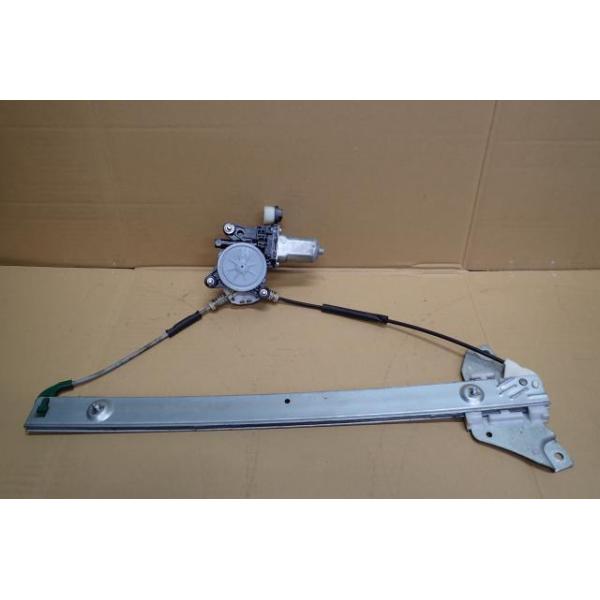 **** 商品説明を必ずご確認ください ****部品管理番号：000019100413120部品メーカー：デンソーメーカー純正品番：85710-B2010部品名：右Fドアレギュレータ・モーター部品メーカー品番：062040-1960部品区分...