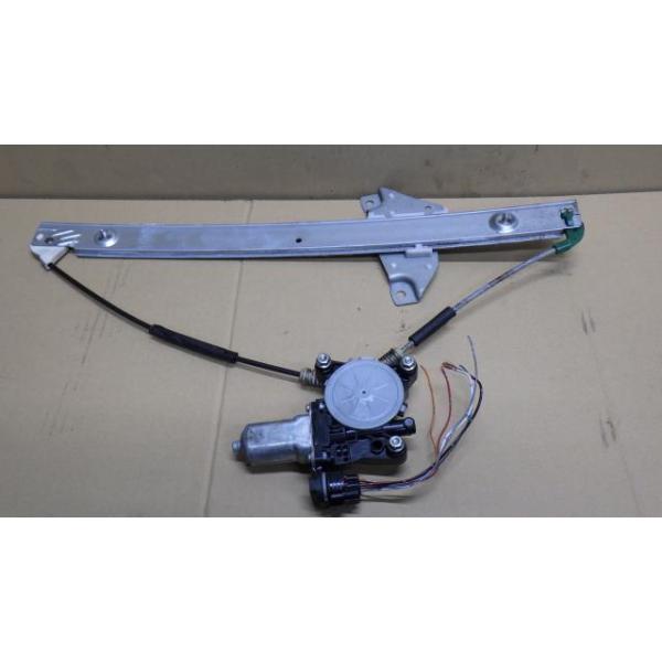 **** 商品説明を必ずご確認ください ****部品管理番号：000022050113120部品メーカー：デンソーメーカー純正品番：85710-B2010部品名：右Fドアレギュレータ・モーター部品メーカー品番：062040-1960部品区分...