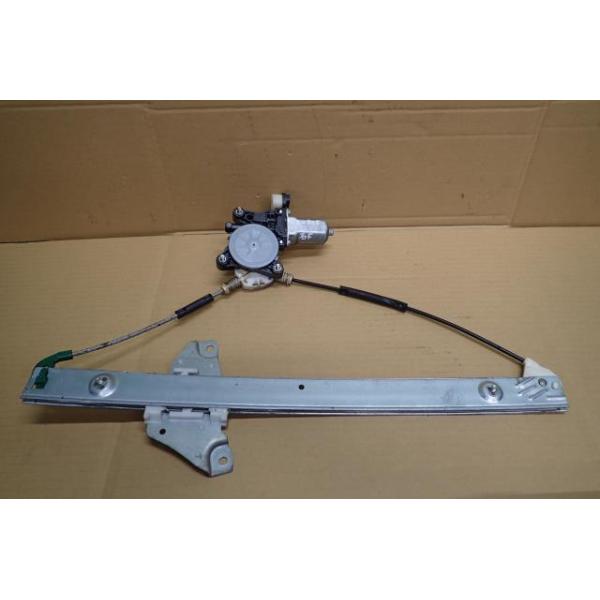 **** 商品説明を必ずご確認ください ****部品管理番号：000022080513120部品メーカー：デンソーメーカー純正品番：85710-B2010部品名：右Fドアレギュレータ・モーター部品メーカー品番：062040-1960部品区分...