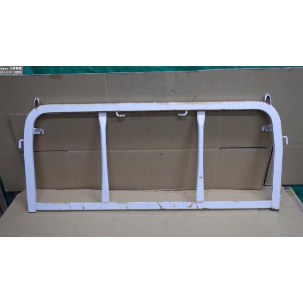 **** 商品説明を必ずご確認ください ****部品管理番号：000023030218040メーカー純正品番：65410-B5010部品名：トリイ(鳥居)部品区分：リサイクル品部品カラー：オフホワイト車名：ハイゼット車両タイプ名：ケイトラッ...