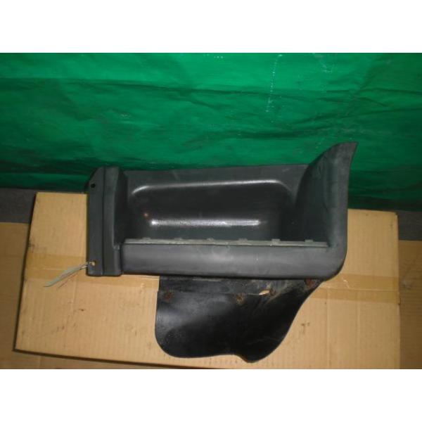 **** 商品説明を必ずご確認ください ****部品管理番号：000057123813800部品名：左サイドステップ部品区分：リサイクル品部品カラー：グレー車名：キャンター車両タイプ名：トラック通称型式：FE508B1認定型式：KC-FE5...