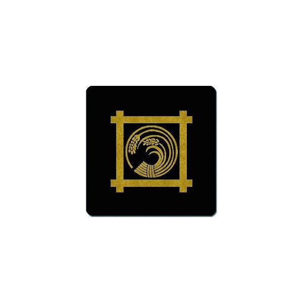 ・耐水性のある艶消しタイプの家紋シールです・かばん、車など平面な部分にご自由に貼れます・海外へのお土産などに最適です・本体サイズ：10cmx10cm・材質：塩ビ艶消しラミネート・こちらの商品は全国送料無料で発送いたします・日本郵便のクリック...