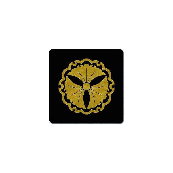 ・耐水性のある艶消しタイプの家紋シールです・かばん、車など平面な部分にご自由に貼れます・海外へのお土産などに最適です・本体サイズ：10cmx10cm・材質：塩ビ艶消しラミネート・こちらの商品は全国送料無料で発送いたします・日本郵便のクリック...