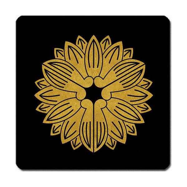 ・耐水性のある艶消しタイプの家紋シールです・かばん、車など平面な部分にご自由に貼れます・海外へのお土産などに最適です・本体サイズ：10cmx10cm・材質：塩ビ艶消しラミネート・こちらの商品は全国送料無料で発送いたします・日本郵便のクリック...