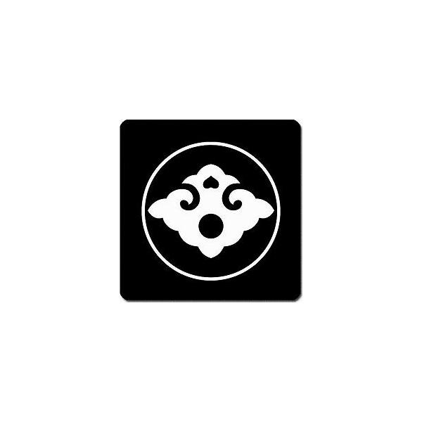 ・耐水性のある艶消しタイプの家紋シールです・携帯、スマホ、アイコスなどにちょうどいい大きさです・海外へのお土産などに最適です・本体サイズ：4cmｘ4cm・材質：塩ビ艶消しラミネート・こちらの商品は全国送料無料で発送いたします・日本郵便のクリ...