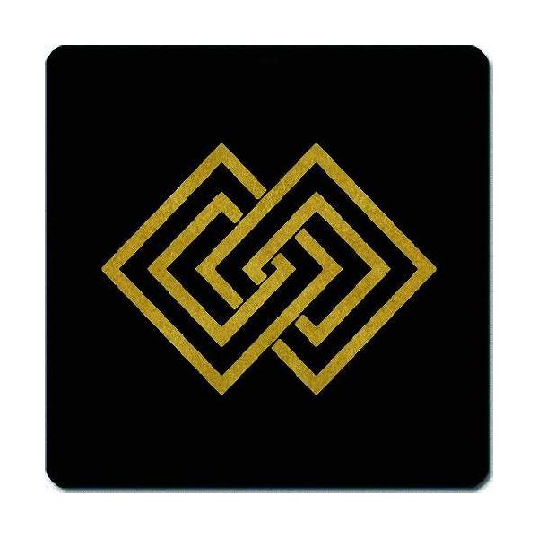 ・耐水性のある艶消しタイプの家紋シールです・携帯、スマホ、アイコスなどにちょうどいい大きさです・海外へのお土産などに最適です・本体サイズ：6cmｘ6cm・材質：塩ビ艶消しラミネート・こちらの商品は全国送料無料で発送いたします・日本郵便のクリ...