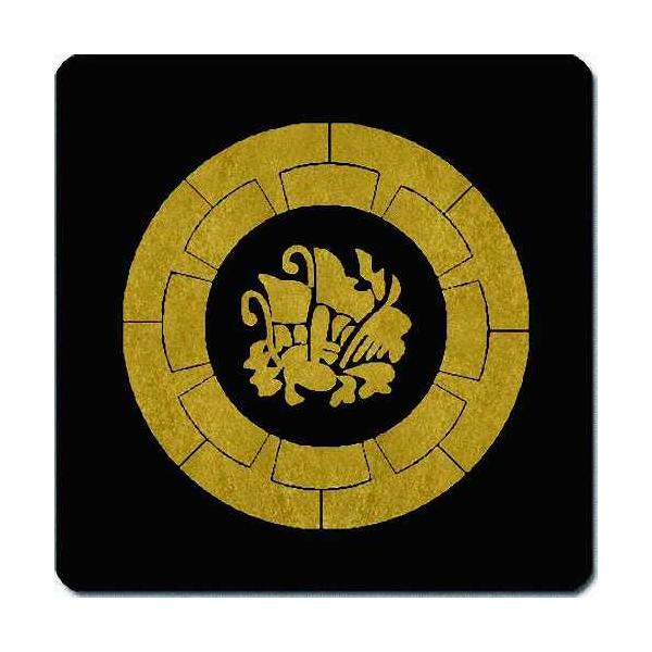 ・耐水性のある艶消しタイプの家紋シールです・携帯、スマホ、アイコスなどにちょうどいい大きさです・海外へのお土産などに最適です・本体サイズ：6cmｘ6cm・材質：塩ビ艶消しラミネート・こちらの商品は全国送料無料で発送いたします・日本郵便のクリ...