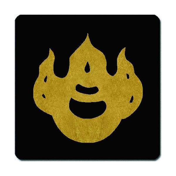 ・耐水性のある艶消しタイプの家紋シールです・携帯、スマホ、アイコスなどにちょうどいい大きさです・海外へのお土産などに最適です・本体サイズ：6cmｘ6cm・材質：塩ビ艶消しラミネート・こちらの商品は全国送料無料で発送いたします・日本郵便のクリ...