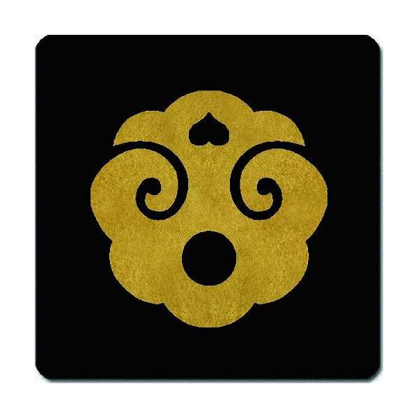 ・耐水性のある艶消しタイプの家紋シールです・携帯、スマホ、アイコスなどにちょうどいい大きさです・海外へのお土産などに最適です・本体サイズ：6cmｘ6cm・材質：塩ビ艶消しラミネート・こちらの商品は全国送料無料で発送いたします・日本郵便のクリ...