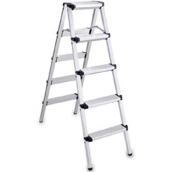 【商品寸法】広げた状態：幅42cm×奥行90cm×高さ121cm 　収納時：幅42cm×奥行16cm×高123cm【商品素材】アルミ製で、耐荷重は150kgまで可能で、本体重量は約3.47kgです。【滑り止めグリップ付き】滑り止めグリップ付...