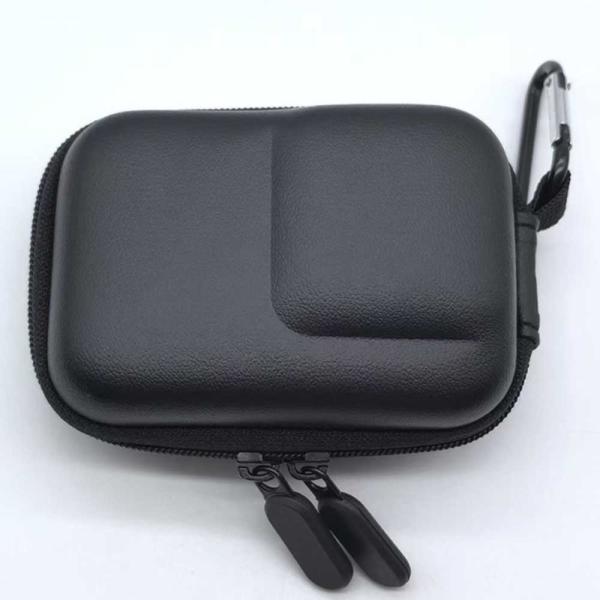 外側は防水性や柔軟性、弾力性を持つしっかりとしたEVA素材で、大切な本体を衝撃から守ります。内側はソフトなナイロン素材で液晶を傷つけることなく保護します。