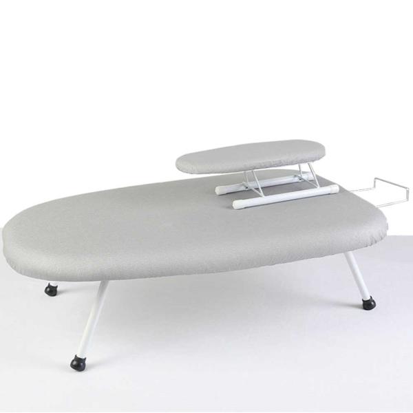 卓上タイプのアイロン台です。座ってアイロンがけしたい方や、省スペースで作業したい方におすすめ。先端の丸みが使いやすい、ベーシックな型。アルミコーティング加工で熱が伝わりやすく、素早くキレイに仕上がります。また、メッシュ加工の天板で、蒸気がこ...