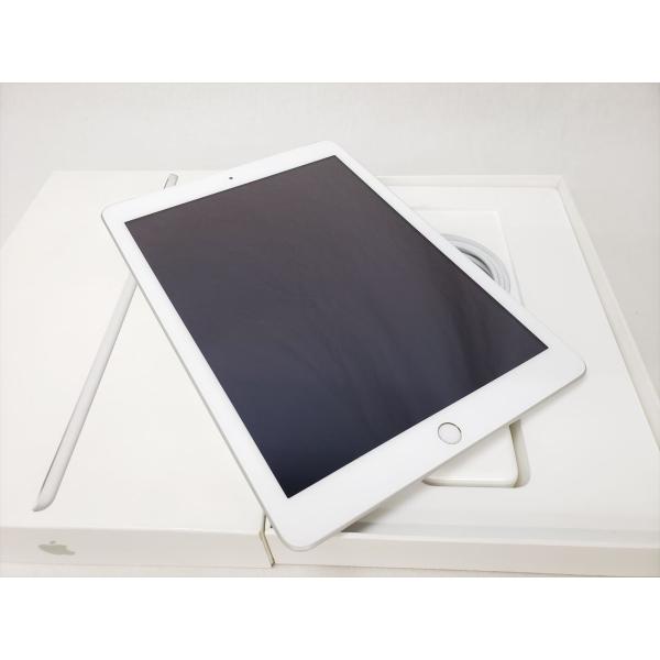 iPad（第5世代/2017） Cellular 32GB シルバー /MP1L2J/A softbank Aランク（比較的美品）、箱ちがい/付属品：AC、Lightningケーブル　iOS 15.6　※SIMロックあり (S/N)/IME...