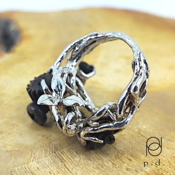 指輪 リング 歯車 植物 スチームパンク 太目 メンズ レディース ユニセックス 個性的 シルバー925作品名: "Decay Enlace Ring"読み: ディケイ エンレース リング意味(meaning) : 衰退と絡み合いが織りなす...