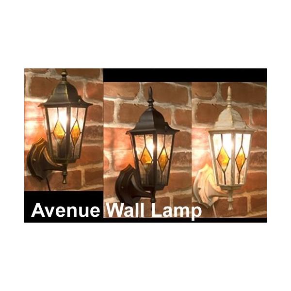 在庫がある場合2営業日後ぐらいの発送予定となりますが、確認しますので、ご購入前にお問い合わせください。ヨーロッパの街角で見かけるアンティーク調の外灯風ウォールライト（壁付け型）ブラック・ホワイト・ブロンズの３色のカラーバリエーションブラケッ...