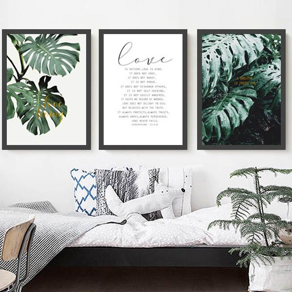 モンステラの葉っぱとロゴメッセージの涼しげなデザインです。壁に掛けるだけでお部屋が一気にモダンでスタイリッシュな空間に★額縁・枠付きの壁掛けタイプで、複数枚でいろいろ自由な組み合わせが！自分用はもちろんのこと、新築・引っ越し祝いや結婚祝い・...