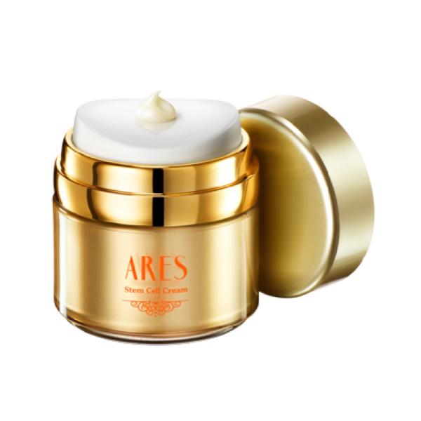 ARESステムCシリーズの代表作。 肌質やお悩み、年齢にかかわらず、さまざまな肌の未来を見据えて開発されたクリーム。 肌が目覚めたかのようなハリや弾力、湧き出すような透明感とツヤ。 ハリを失いはじめた年齢肌にしっかり塗りこむことで、確かな手...