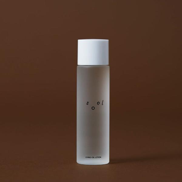 120mL 厳選された植物成分が肌を水分で満たす 乾燥してくすみ(※1)がちな肌に、角質層まで潤いを引き込んで満たしてくれる化粧水。厳選された植物由来のオイルやエキスが、吸い付くようなもっちり感を保ち、キメの整ったクリアな肌に仕上げます。ス...