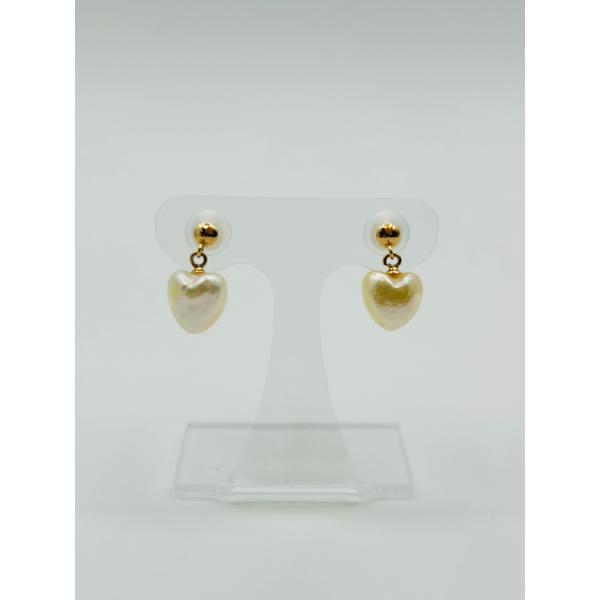 商品詳細アイテム ピアス（直結タイプ）EARRINGS真珠 アコヤ真珠 無調色ナチュラルカラー形 ハート型テリ 良キズ系 少サイズ サイズ：7.5mmUP数量：1ペア枠の素材 K18（K18の刻印）特徴 線径：0.7mm ポストの長さ：約1...