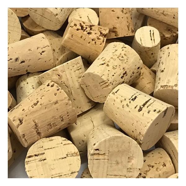 中〜大型インコに嬉しい大きめサイズのコルクです。ハンドトイ、テーブルトイ、手作りおもちゃのパーツに♪サイズ（約）：直径22〜45mm・高さ22〜45mm※サイズや形状はアソート入荷により商品差があります。（画像参照）※円錐台の形状にて直径は...