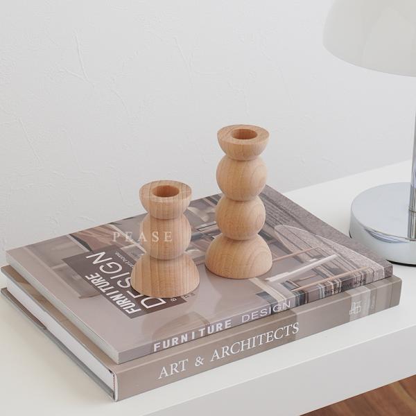 木製素材のテーパーキャンドル用のキャンドルスタンドショート/ロングです。ナチュラルな北欧テイストや韓国インテリアにピッタリです。キャンドル口径は約2.1cmです。同デザインのティーライトキャンドル用のキャンドルホルダーもございます。※キャン...
